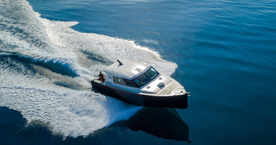 Motorboat Aliskaf 37 2019 in Split, Croatia for rent