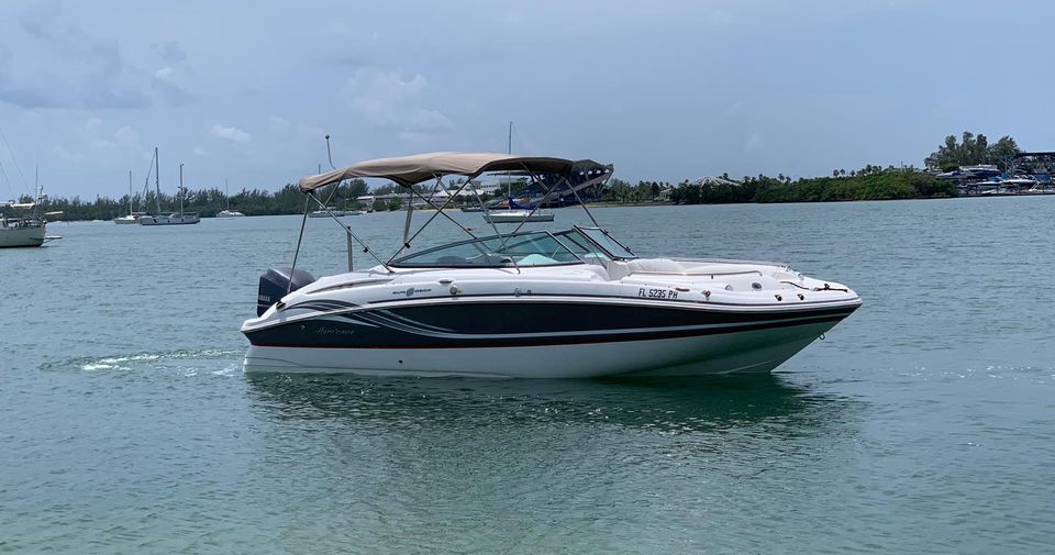 Speedboat 2015 Hurricane 24" in Key Biscayne, United States for hire