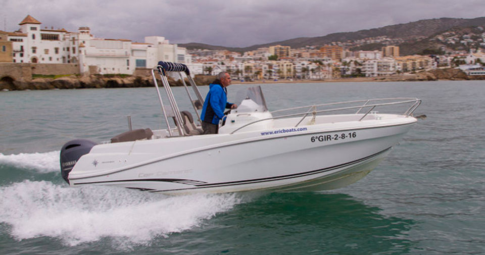 Speedboat Jeanneau 2017 CAP CAMARAT 650 in Blanes, Spain for hire
