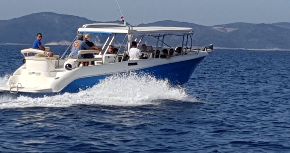 Speedboat Centurion Enzo 35 2012 Enzo in Hvar (town), Croatia for rent