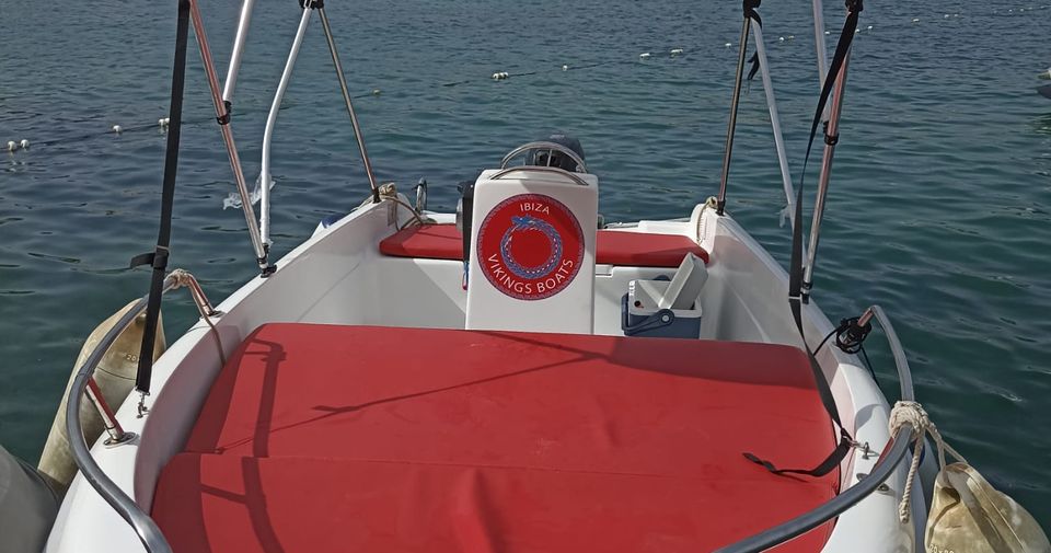 Estable 400 2022 Viking Boat Full day Day 8H in Ibiza (city) for rent