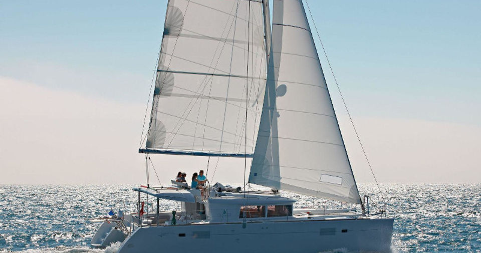 Catamaran Caliente - Greece for hire | Borrow A Boat