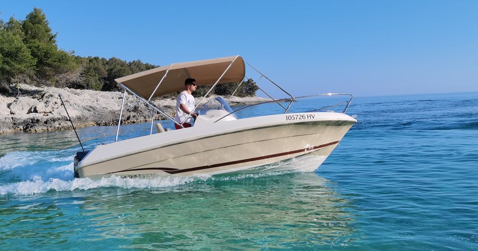 Speedboat 2013 Cap Camarat 555 Style 100HP in Hvar (town), Croatia for hire