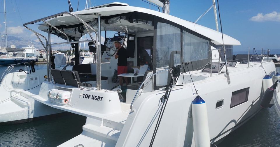 Catamaran Lagoon 42 2023 Top Light in Split, Croatia for rent