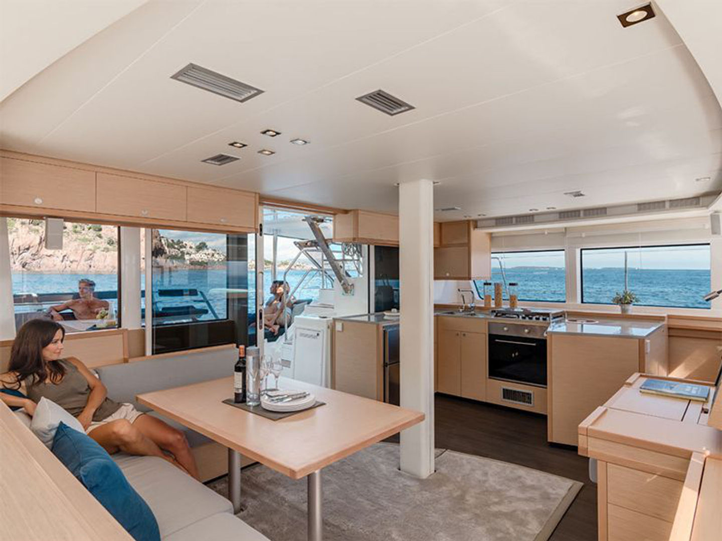 Alquiler de Catamarán Lagoon 52F 2020 Naka (Sal.) en Salerno, Italia